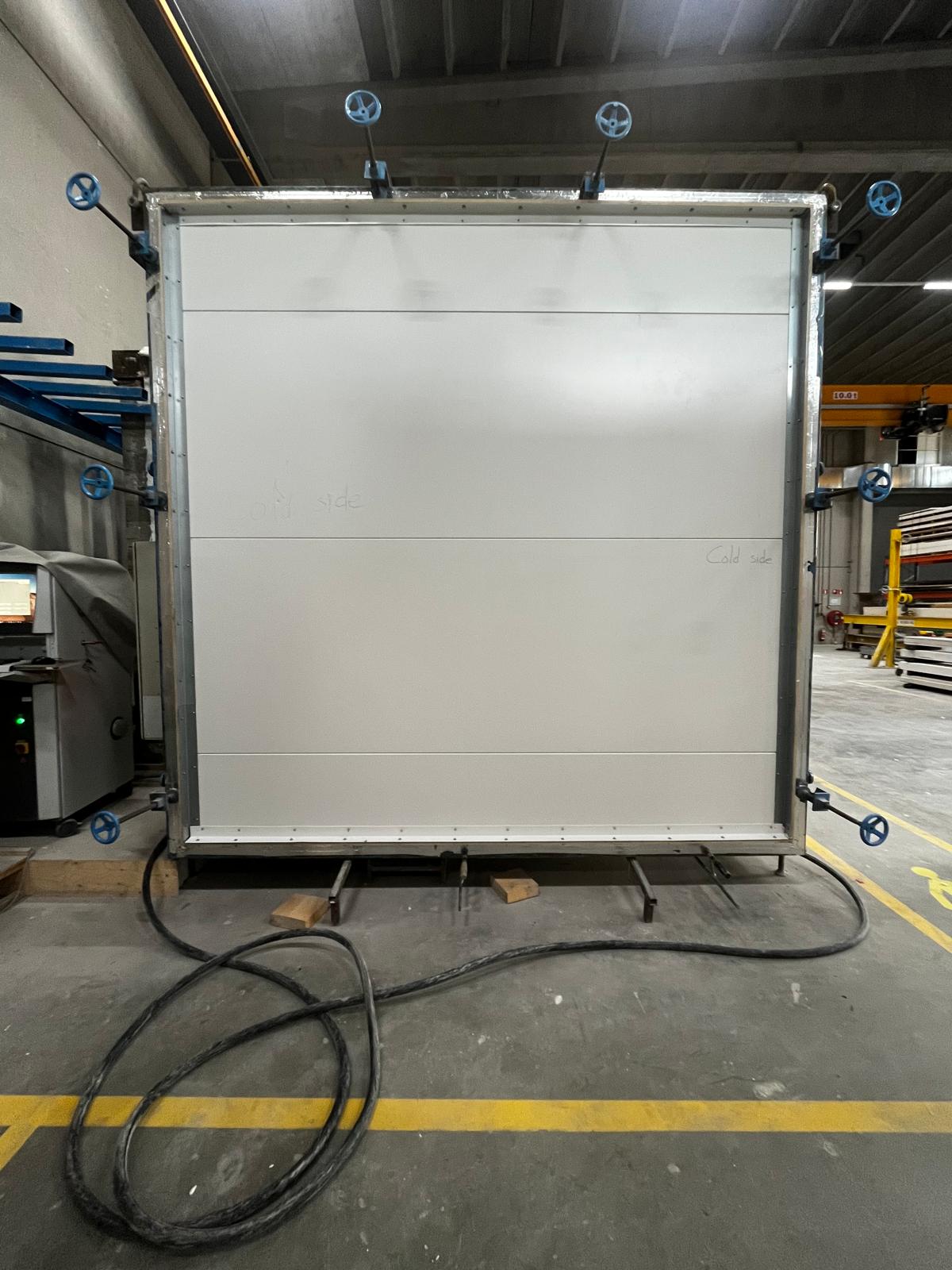 Smoke Test For Wall With Sandwich Panels